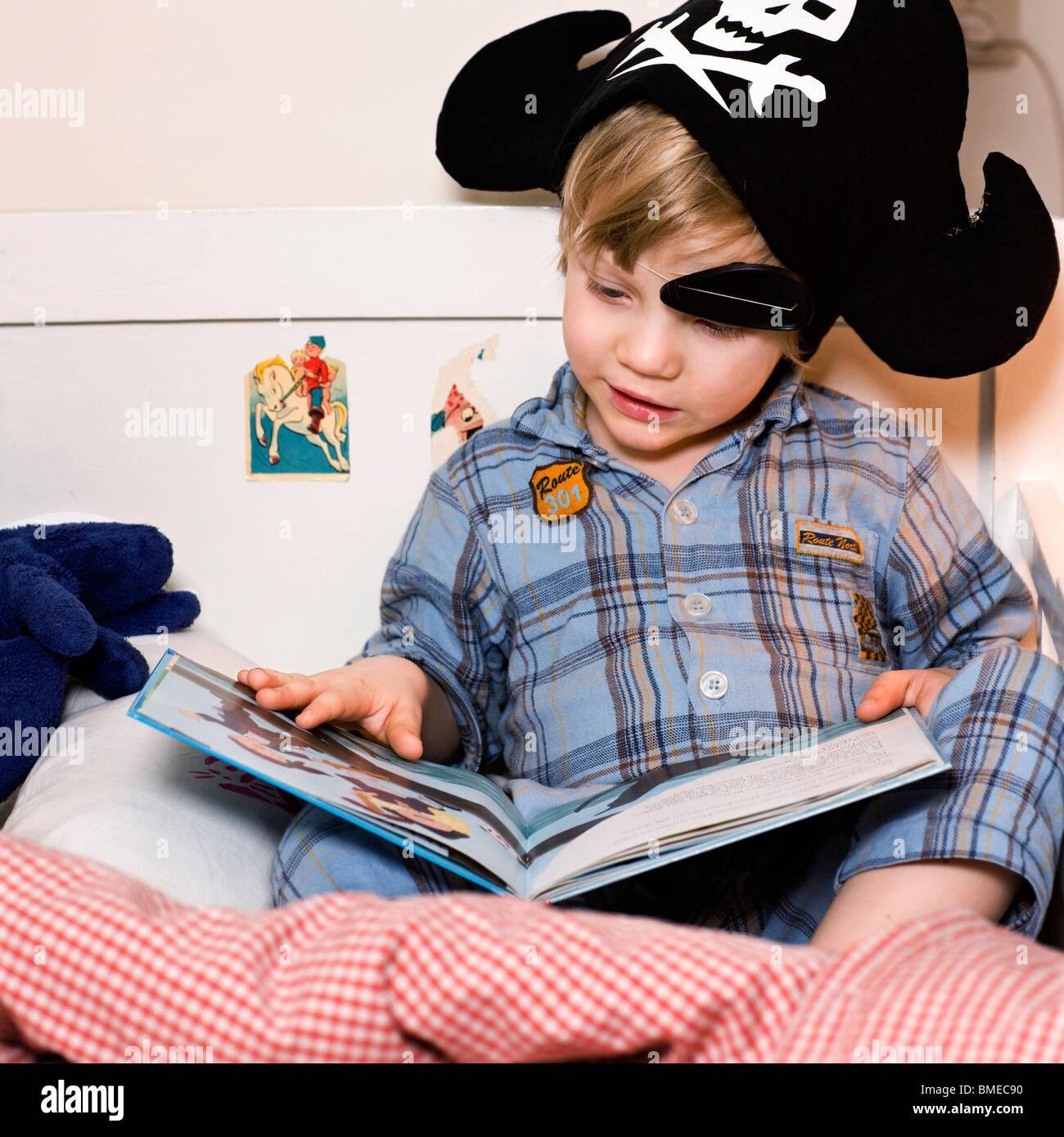 Boy child 3 years old read book hi-res stock photography and images - Alamy
