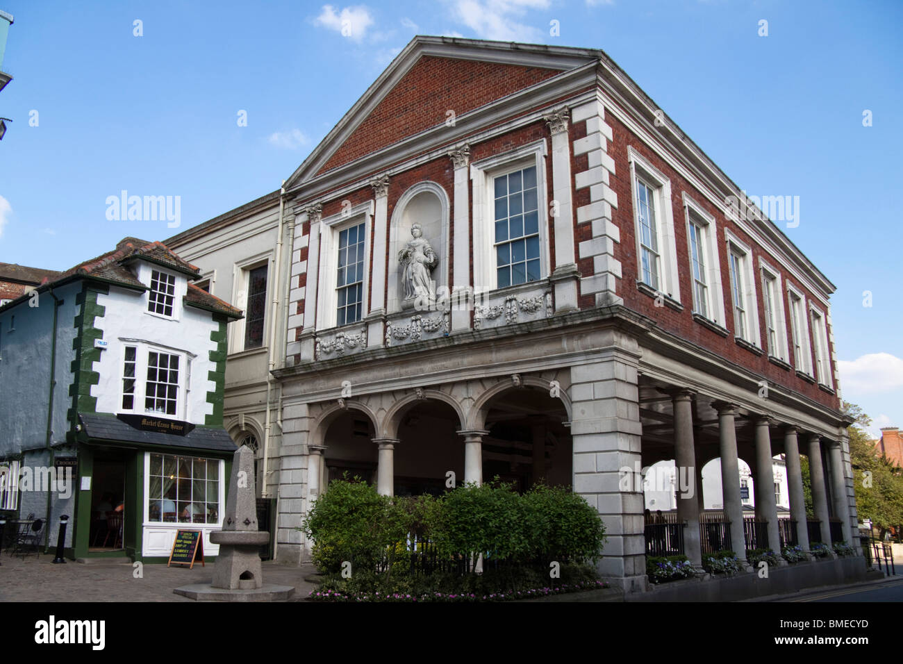 Windsor Guild Hall and the Crooked House, Windsor, Berkshire, England ...