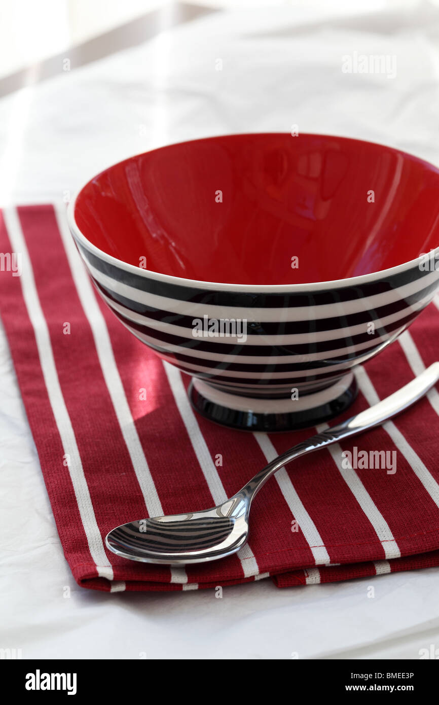 empty soup bowl Stock Photo - Alamy