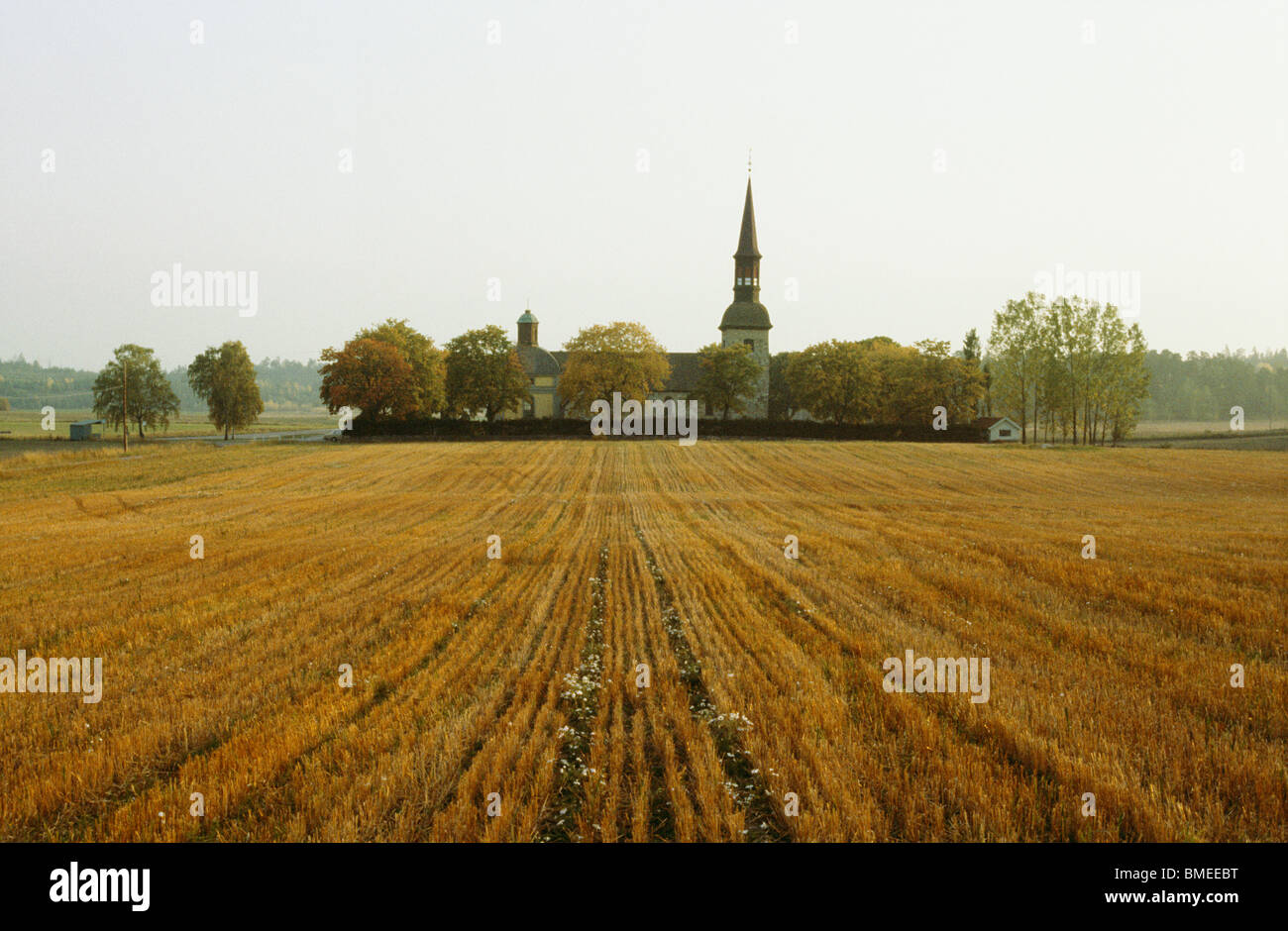 Field churches hi-res stock photography and images - Alamy