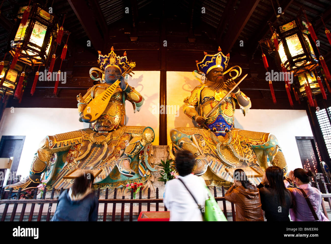 Heavenly King Hall, Longhua Temple, Shanghai, China Stock Photo - Alamy