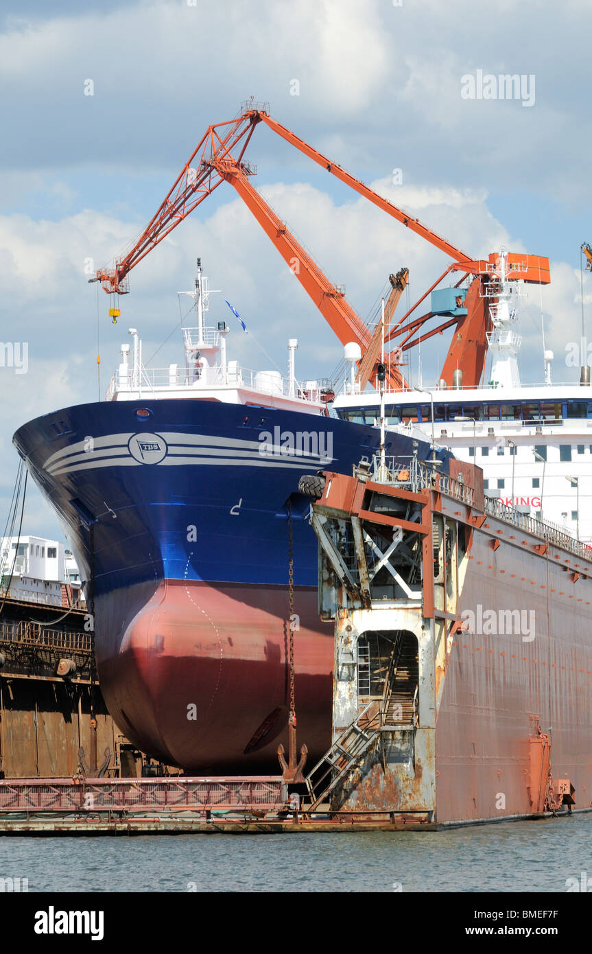 Scandinavia, Sweden, Gothenburg, View of cargo ship in harbour Stock ...
