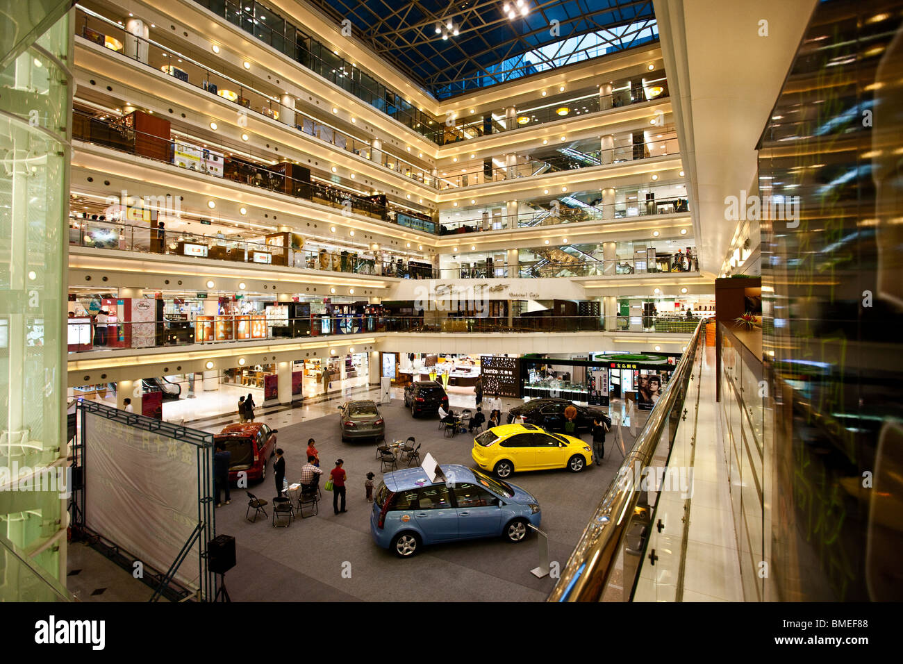 Interior of Hongqiao Parkson Shopping Center, Shanghai, China Stock ...
