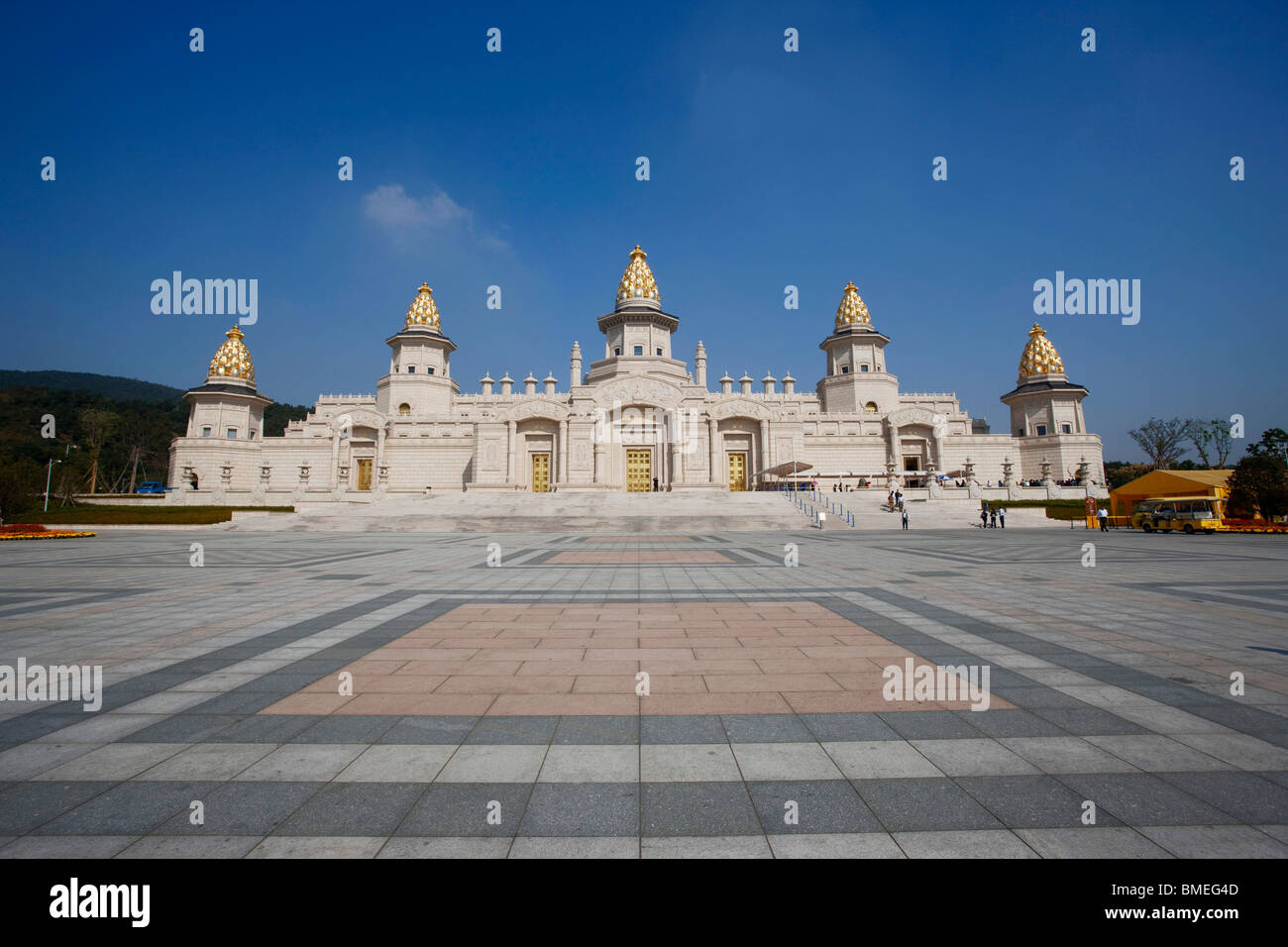 Grand Buddha and Brahma Palace in Ling Shan, Wuxi, Jiangsu Province ...