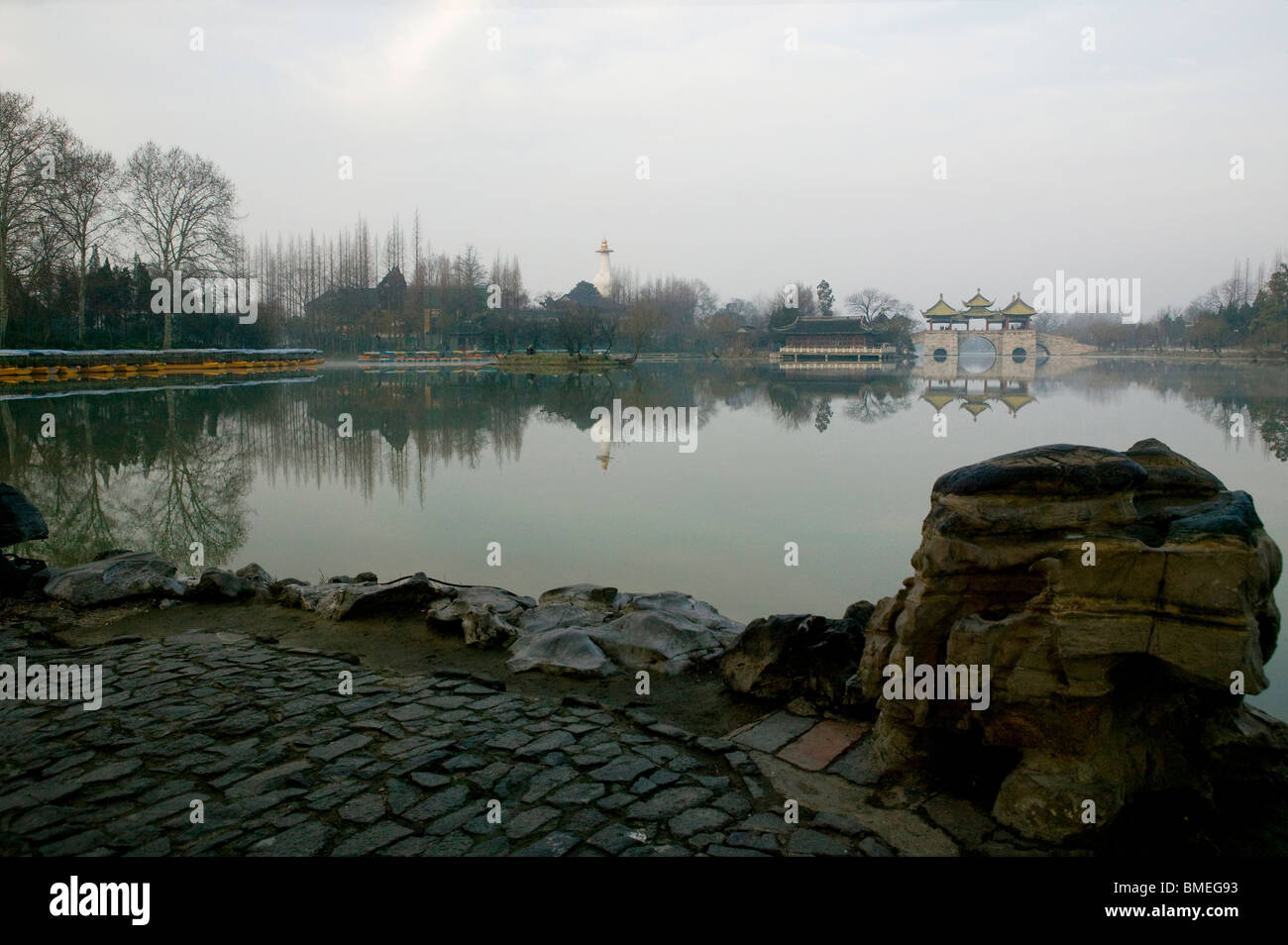 Five pavilion bridge hi-res stock photography and images - Alamy