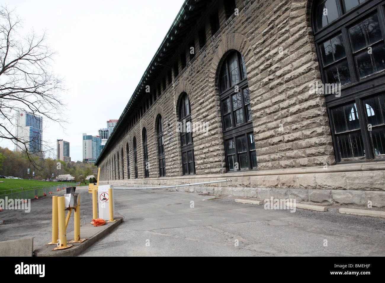 Ontario hydro building hi-res stock photography and images - Alamy