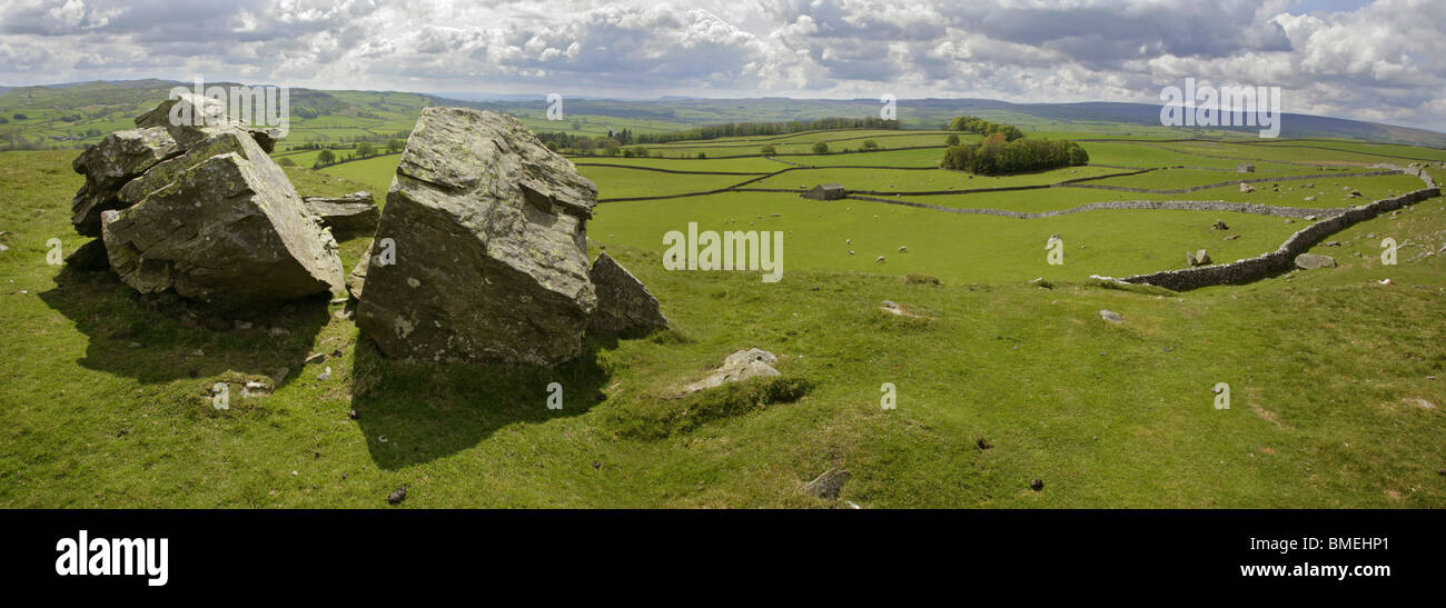 Crummackdale hi-res stock photography and images - Alamy
