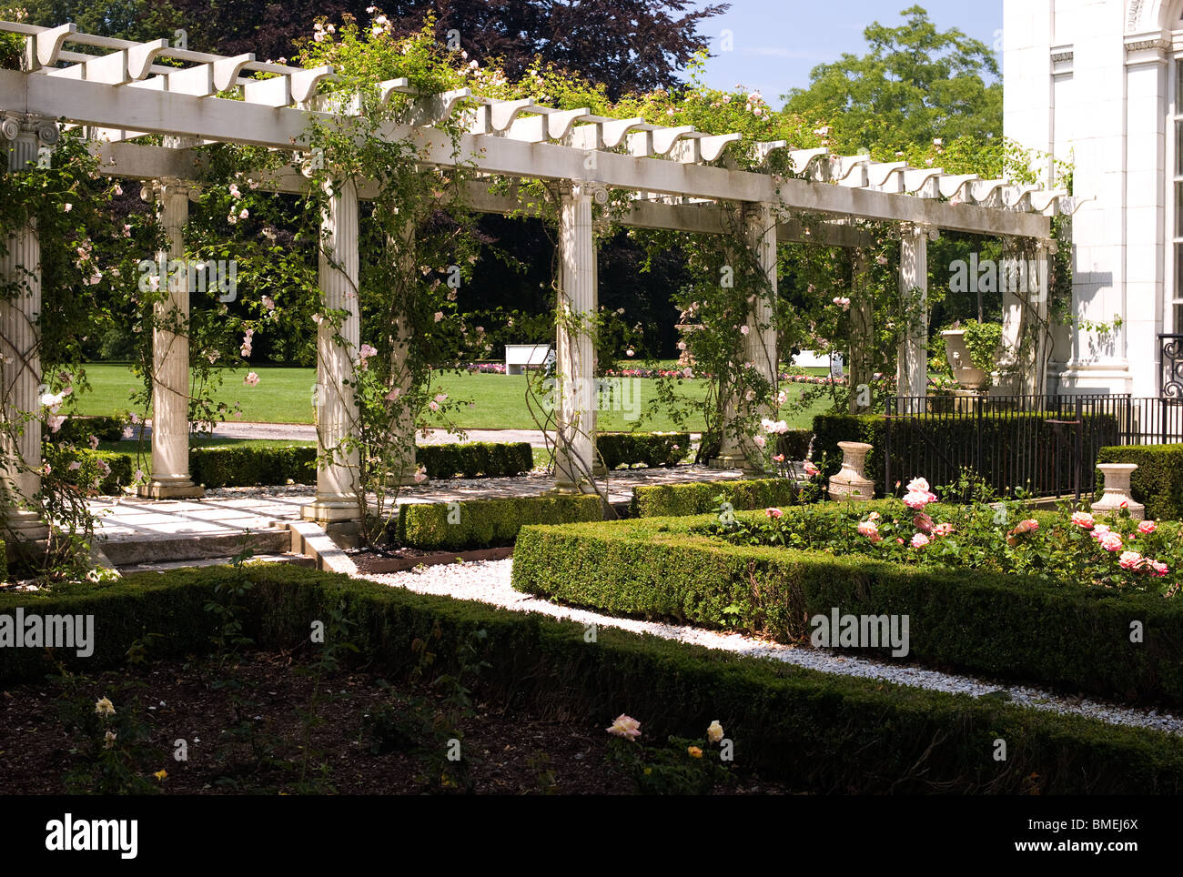 Rosecliff mansion hi-res stock photography and images - Alamy