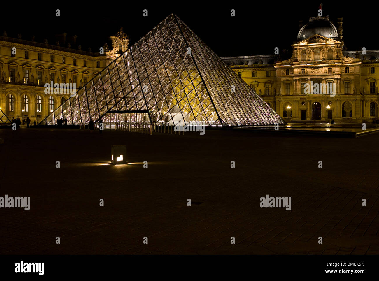 Napoleon courtyard hi-res stock photography and images - Alamy