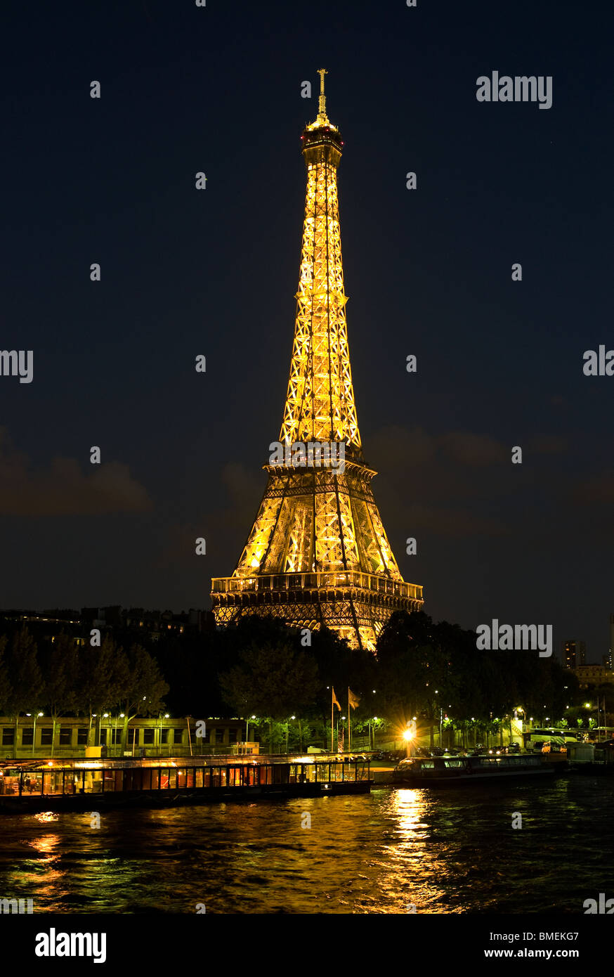 Wrought iron lattice eiffel tower hi-res stock photography and images ...