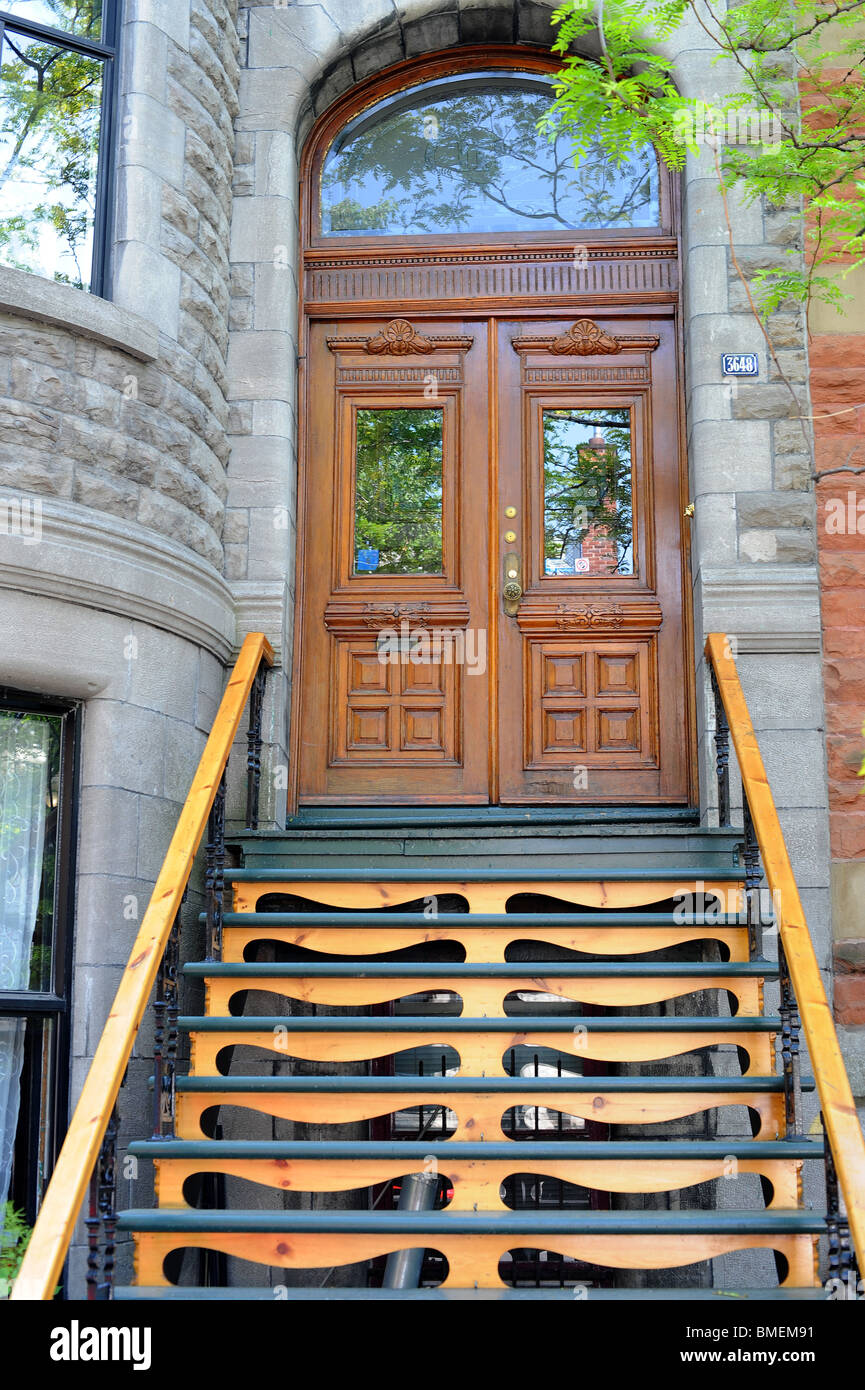 Steps to doors hi-res stock photography and images - Alamy