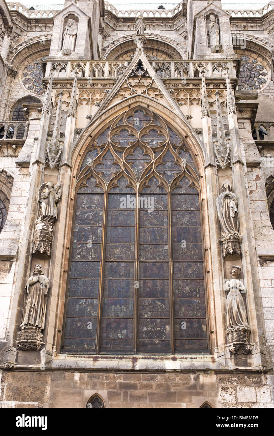 Chartres cathedral sculpture hi-res stock photography and images - Alamy