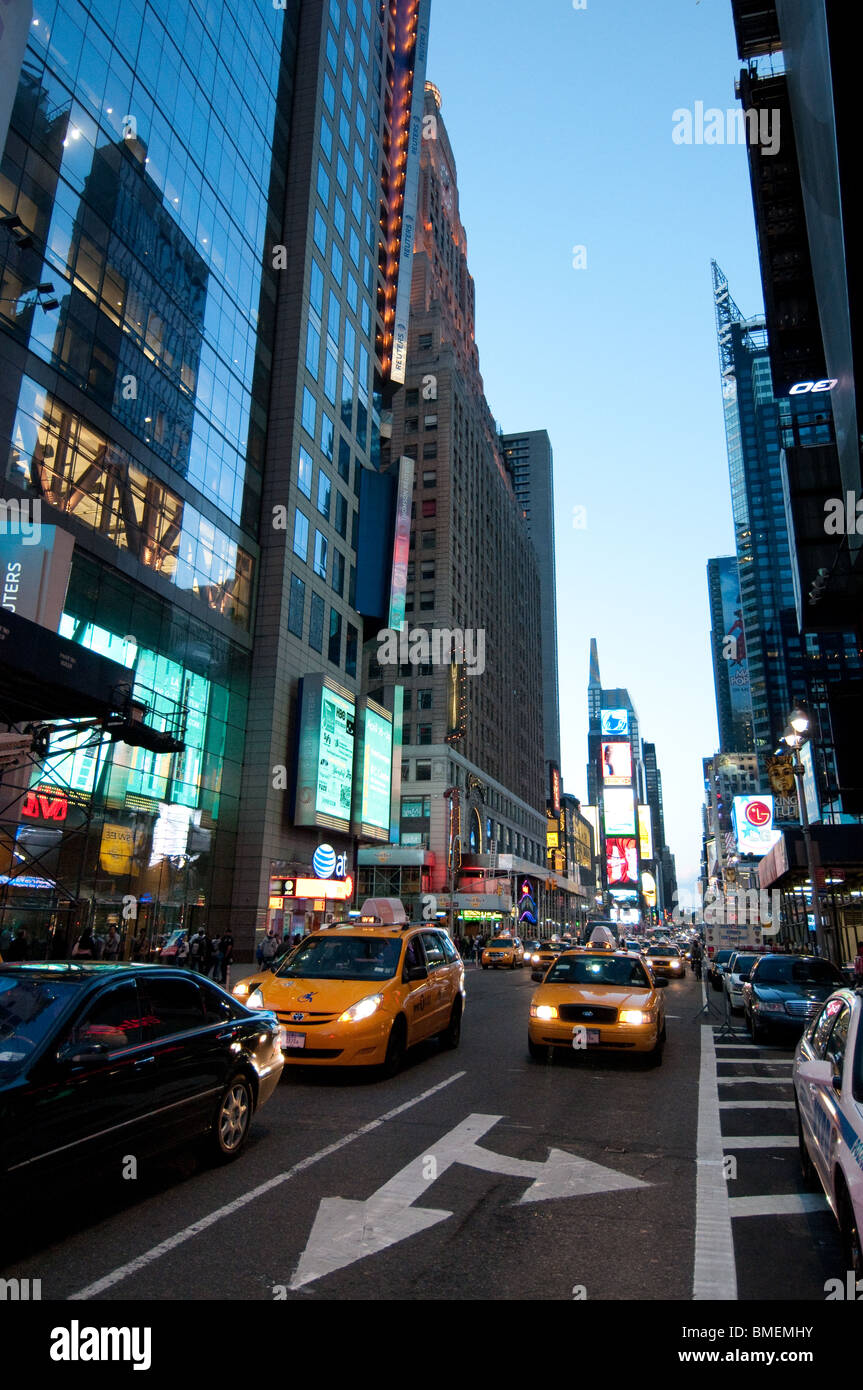 Large scale advertising space hi-res stock photography and images - Alamy