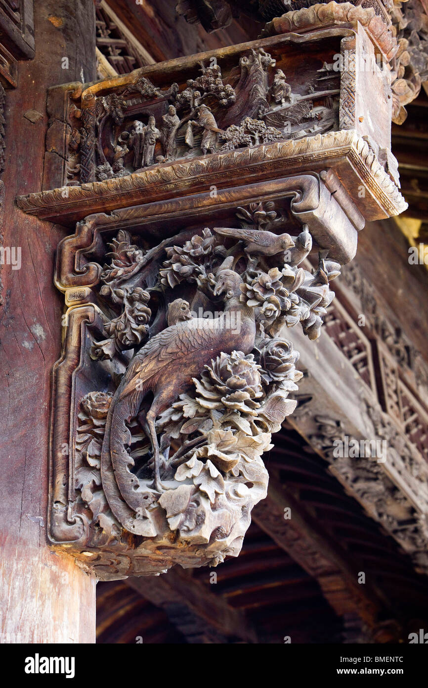 Exquisitely carved wooden beam with phoenix and peony, Lu's Residence ...