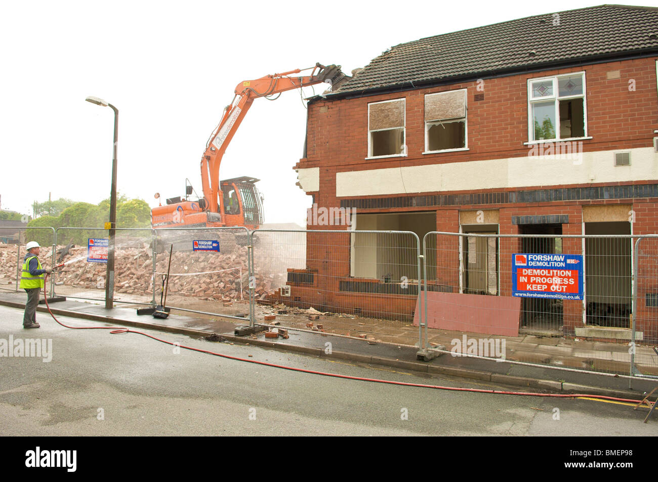 Demolition of row of terrace houses in Preston Stock Photo - Alamy