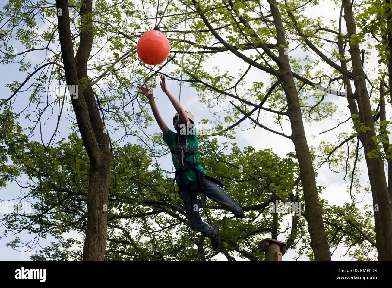 Leap of Faith from high pole activity test for young boys at YHA Edale ...