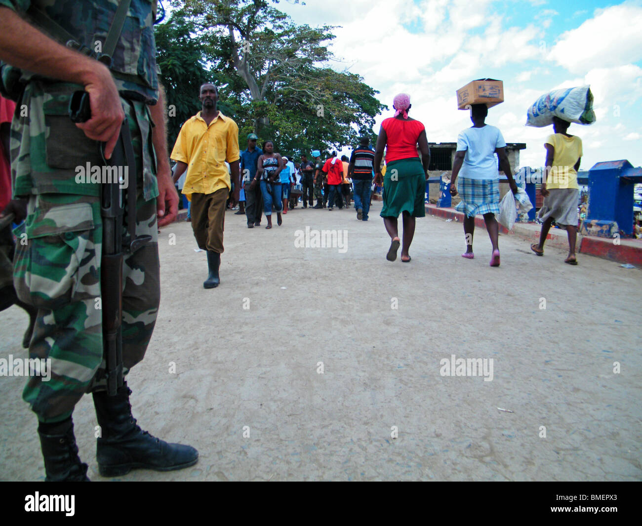 Haiti dominican republic border hi-res stock photography and images - Alamy