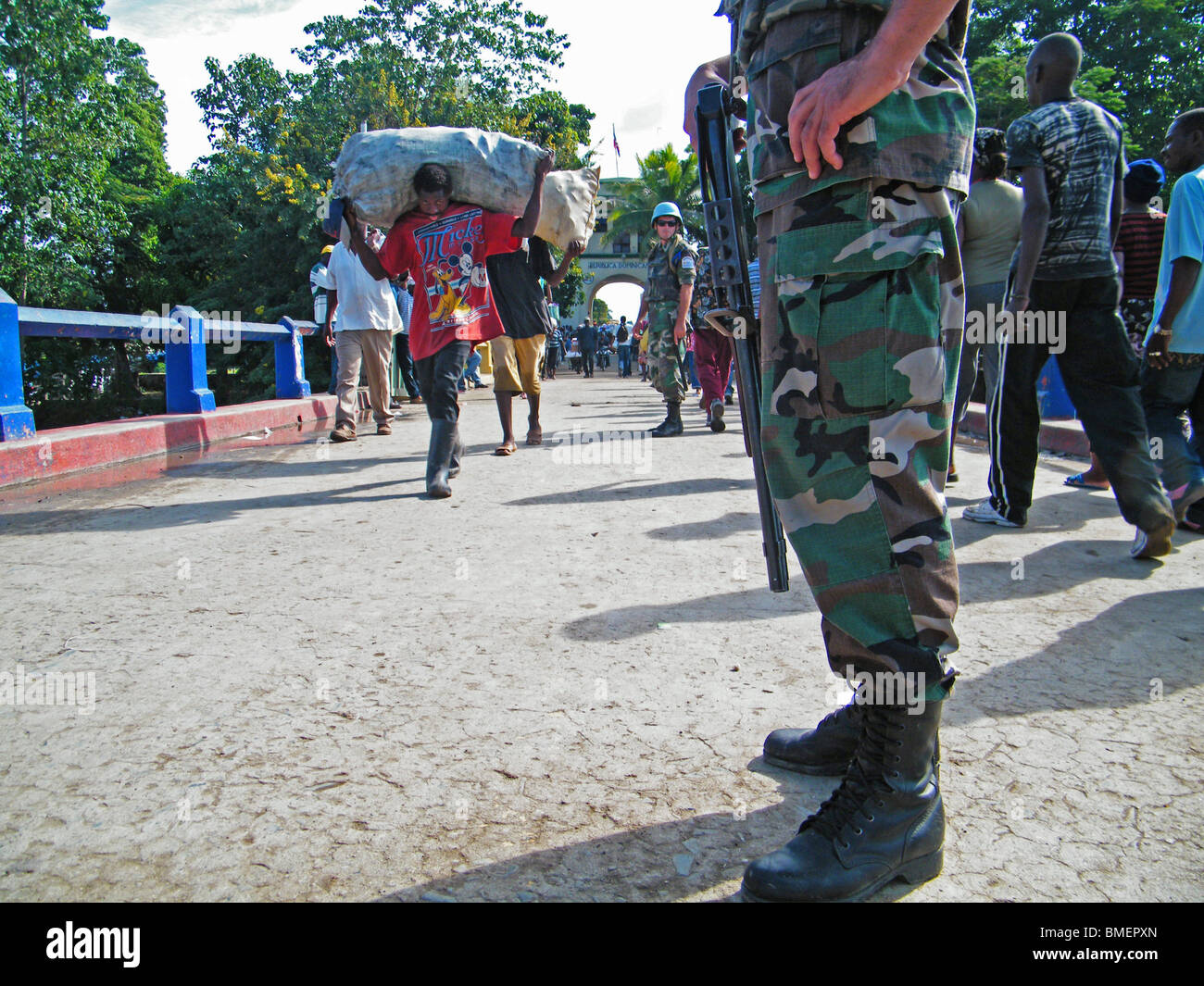 Haiti dominican republic border hi-res stock photography and images - Alamy