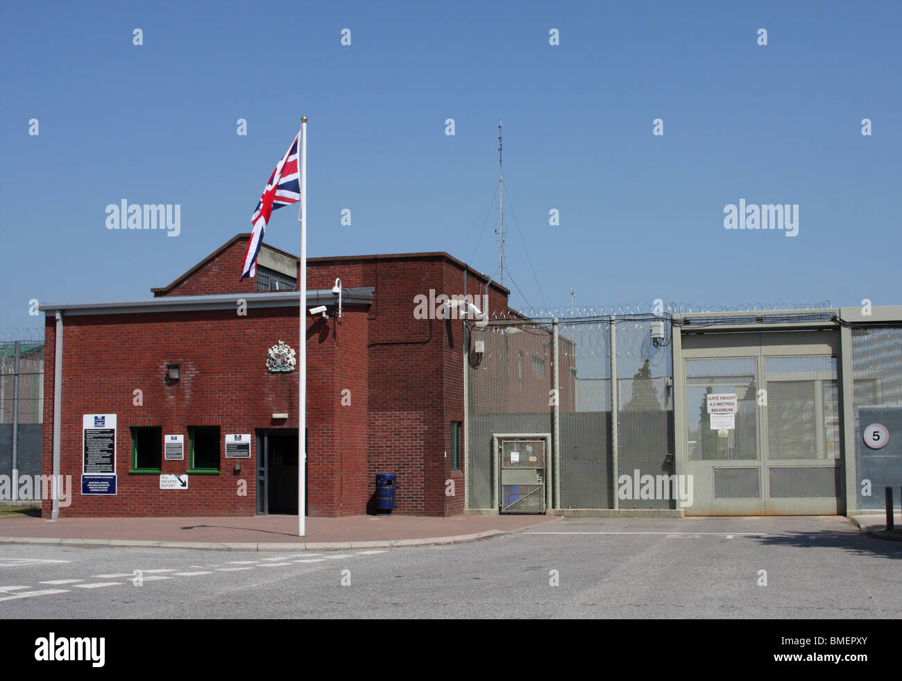 Prison gates uk hi-res stock photography and images - Alamy