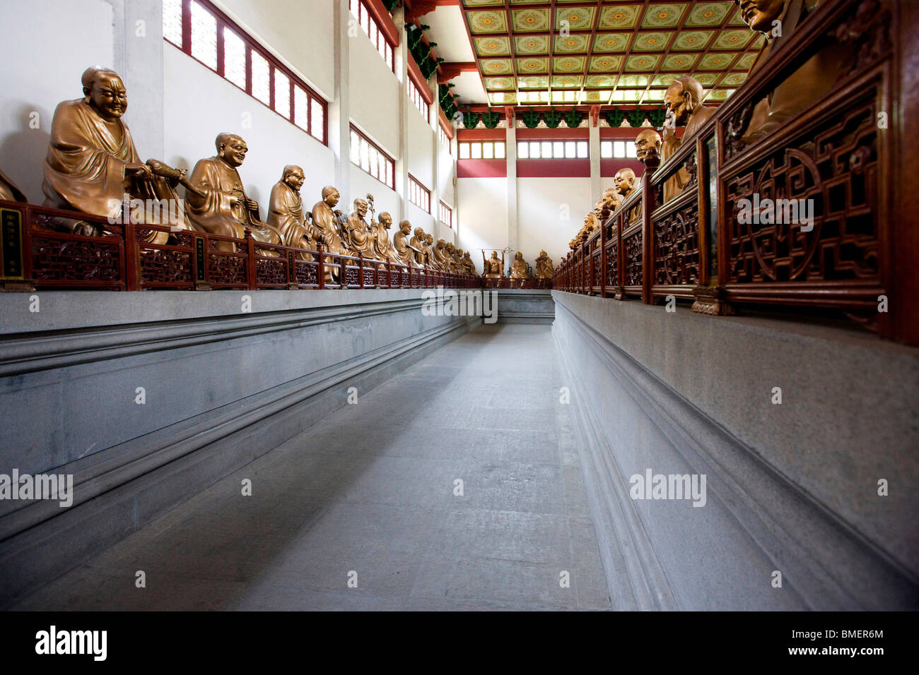 Hall of five hundred arhats hi-res stock photography and images - Alamy