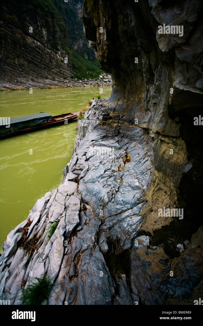 Narrow path for ancient boat tracker, Wujiang Gorge, Chongqing, China ...