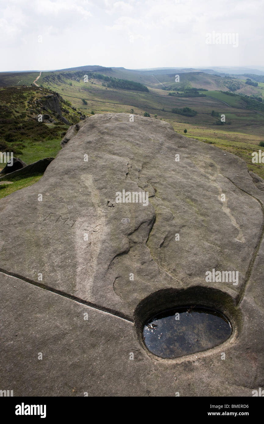 Gritstone geology on Long Causeway cliffs, Peak District National Park ...