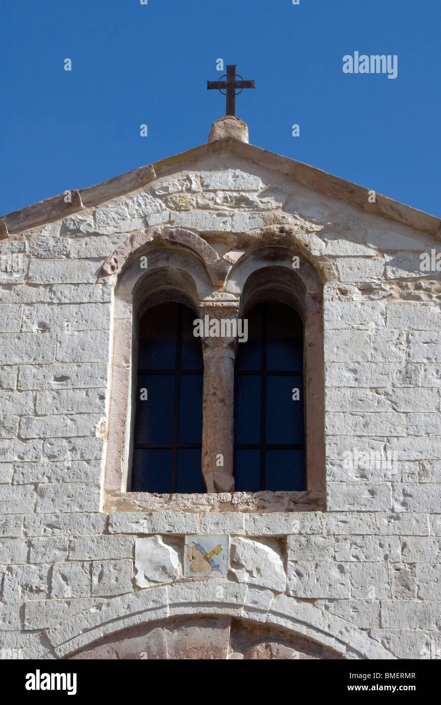 Stone mullion window hi-res stock photography and images - Alamy