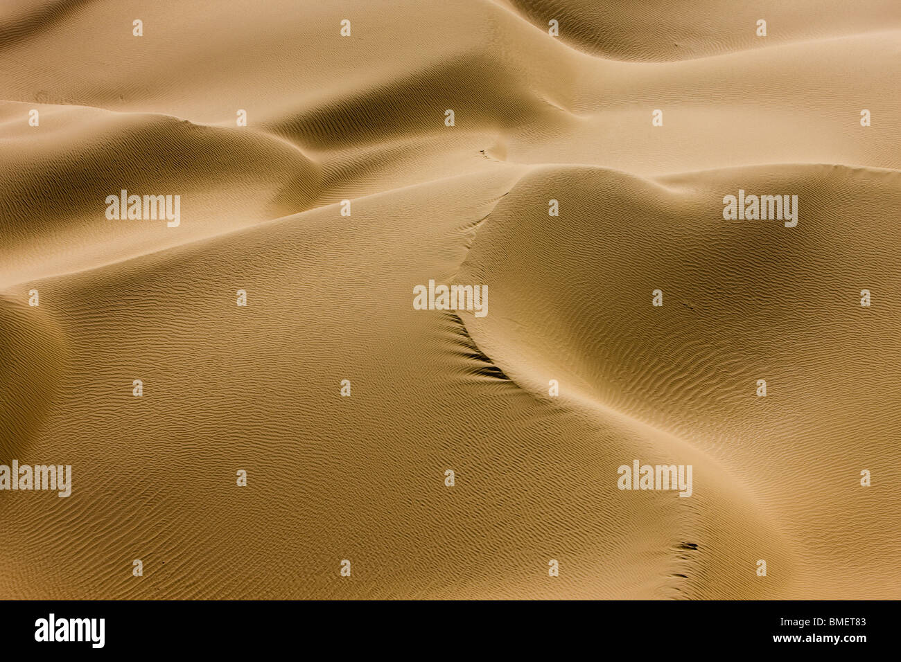 Sand dunes of Taklamakan Desert, Bayingolin Mongol Autonomous ...