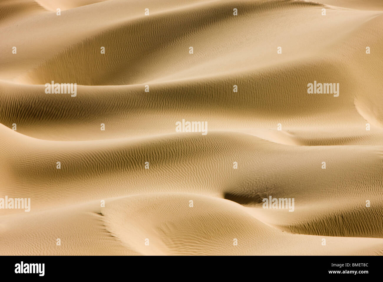 Sand dunes of Taklamakan Desert, Bayingolin Mongol Autonomous ...