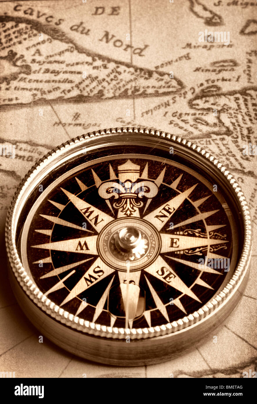 Age of discovery compass hi-res stock photography and images - Alamy