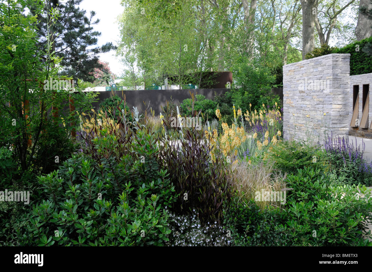 Award winning garden designed by Andy Sturgeon - The Daily Telegraph ...