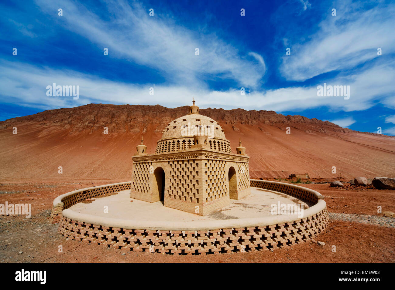 Bezeklik caves turpan hi-res stock photography and images - Alamy