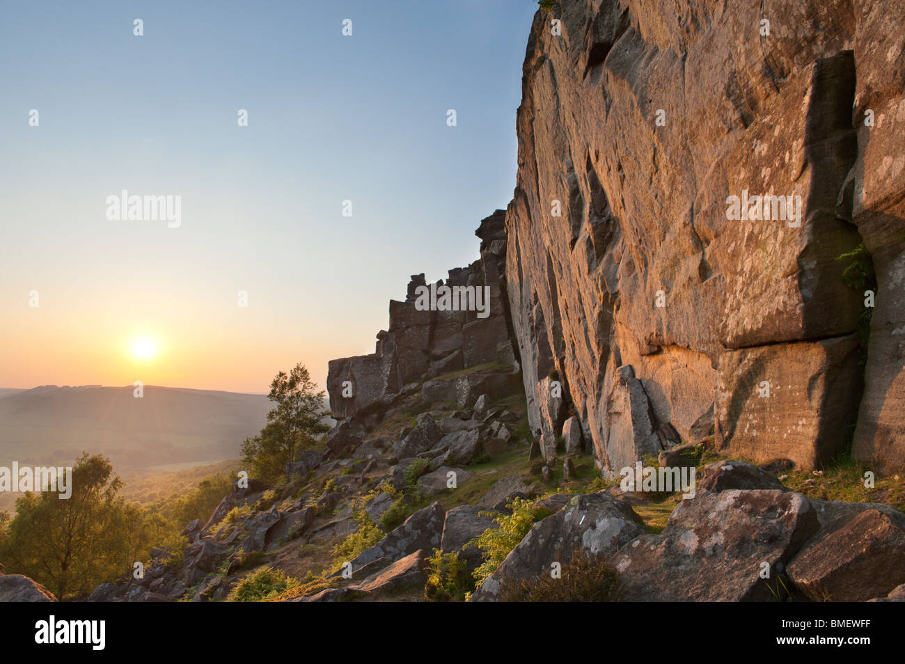 Rock edge hi-res stock photography and images - Alamy