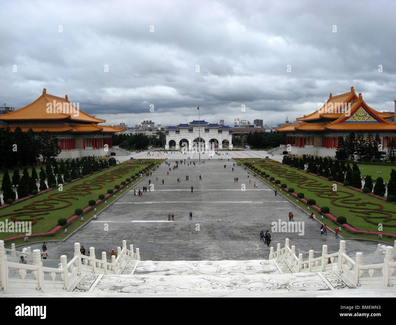 Layout square hi-res stock photography and images - Alamy