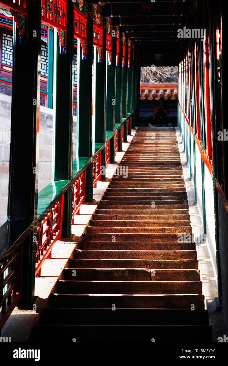Traditional chinese architecture long corridor hi-res stock photography ...