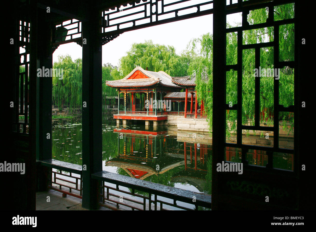 Waterside Yinlu Pavilion in the Garden of Harmonious Interests in the ...