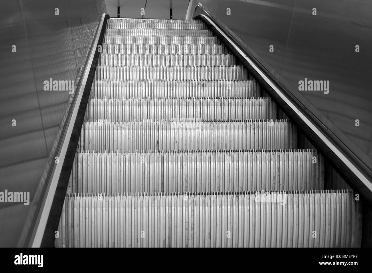 Teeth of the escalator hi-res stock photography and images - Alamy