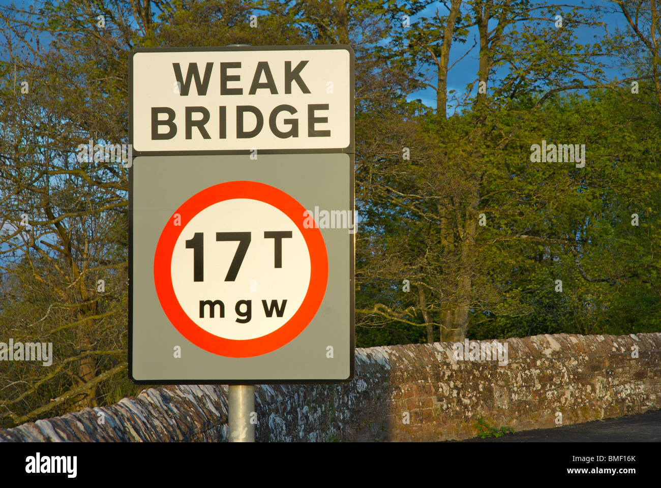 Weak bridge hi-res stock photography and images - Alamy