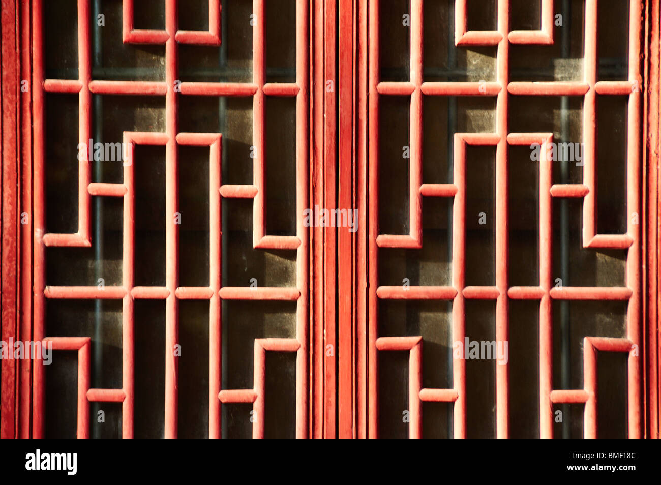 Traditional chinese window lattice hi-res stock photography and images ...