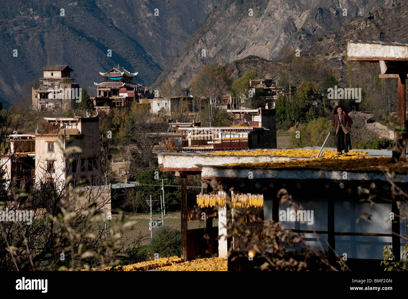 Traditional Tibetan home in Gyarong Beauty Valley, Danba, Garze Tibetan ...