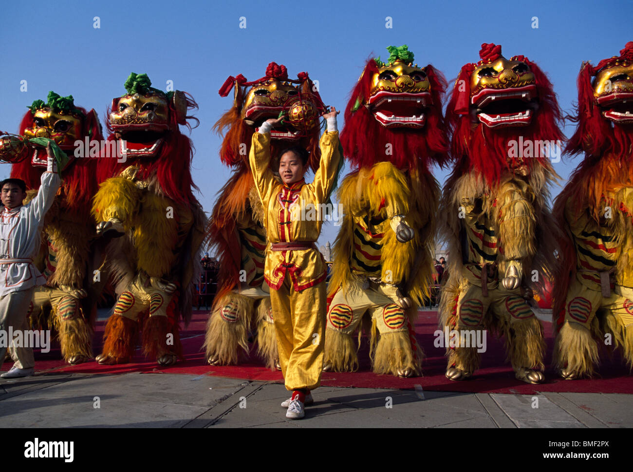 Parade parades parading hi-res stock photography and images - Alamy