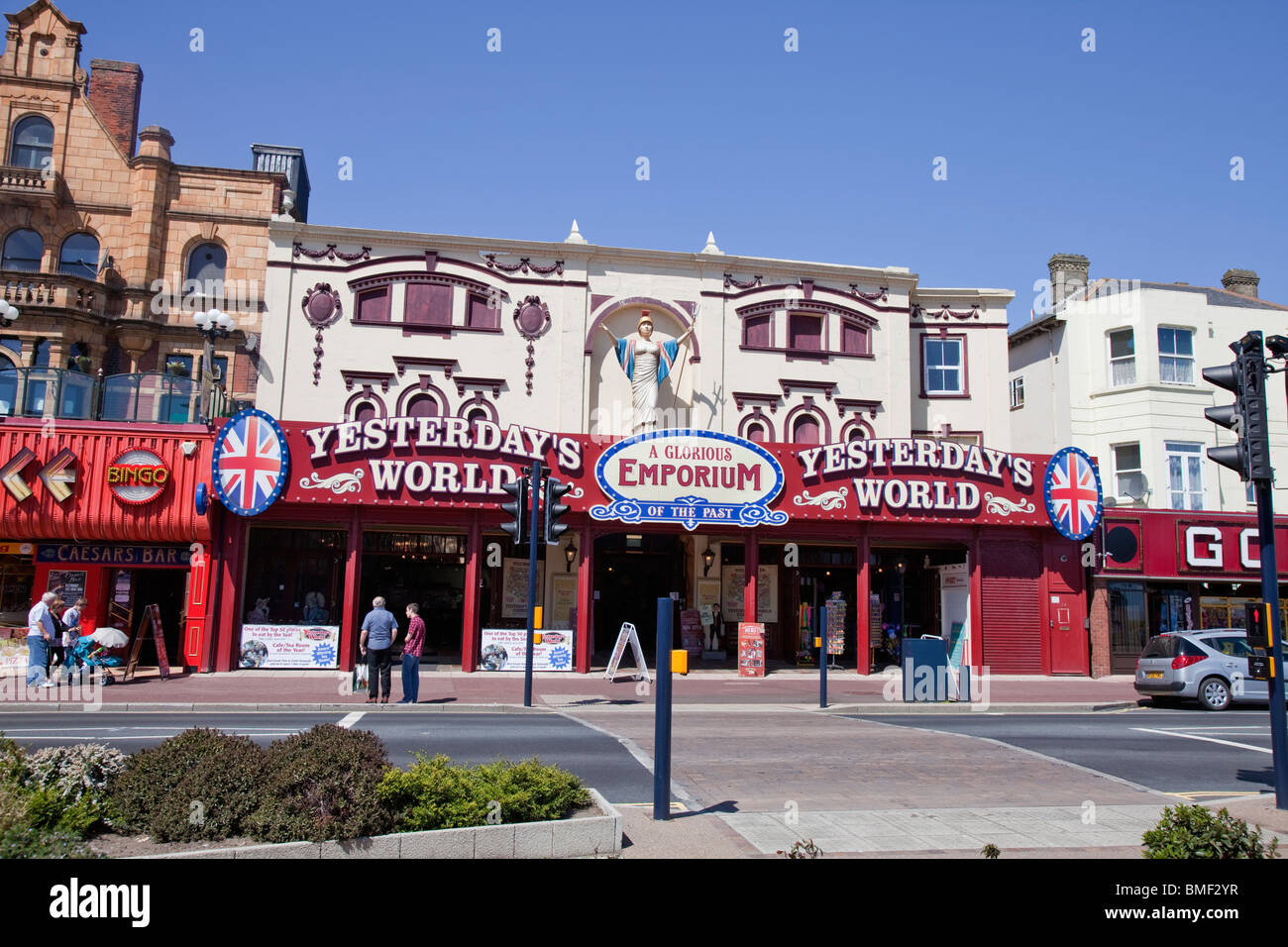 Great Yarmouth seafront amusements Stock Photo - Alamy
