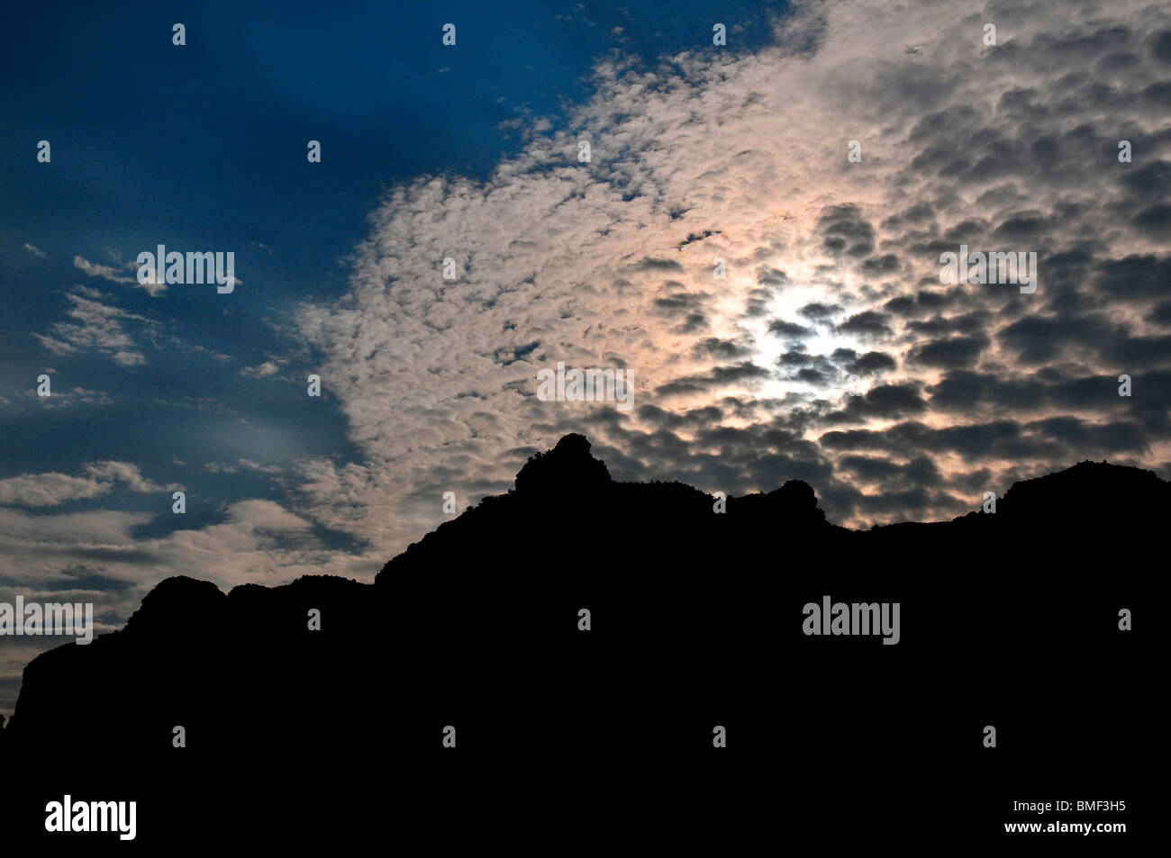 Linzhou china hi-res stock photography and images - Alamy