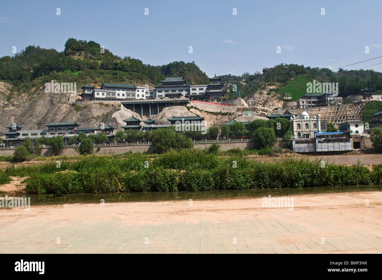 White Pagoda Hill, Lanzhou, Gansu Province, China Stock Photo - Alamy