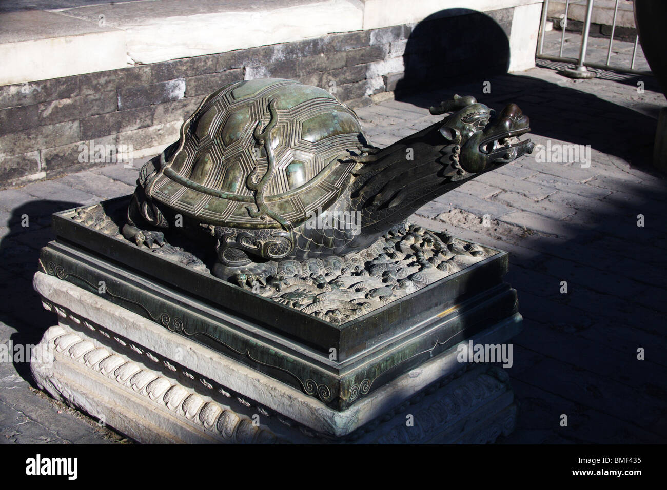 Bronze turtle sculpture, Forbidden City, Beijing, China Stock Photo - Alamy