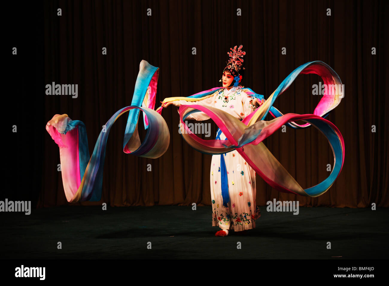 Beijing opera performance, Beijing, China Stock Photo - Alamy Beijing opera performance, Beijing, China Stock Photo - Alamy