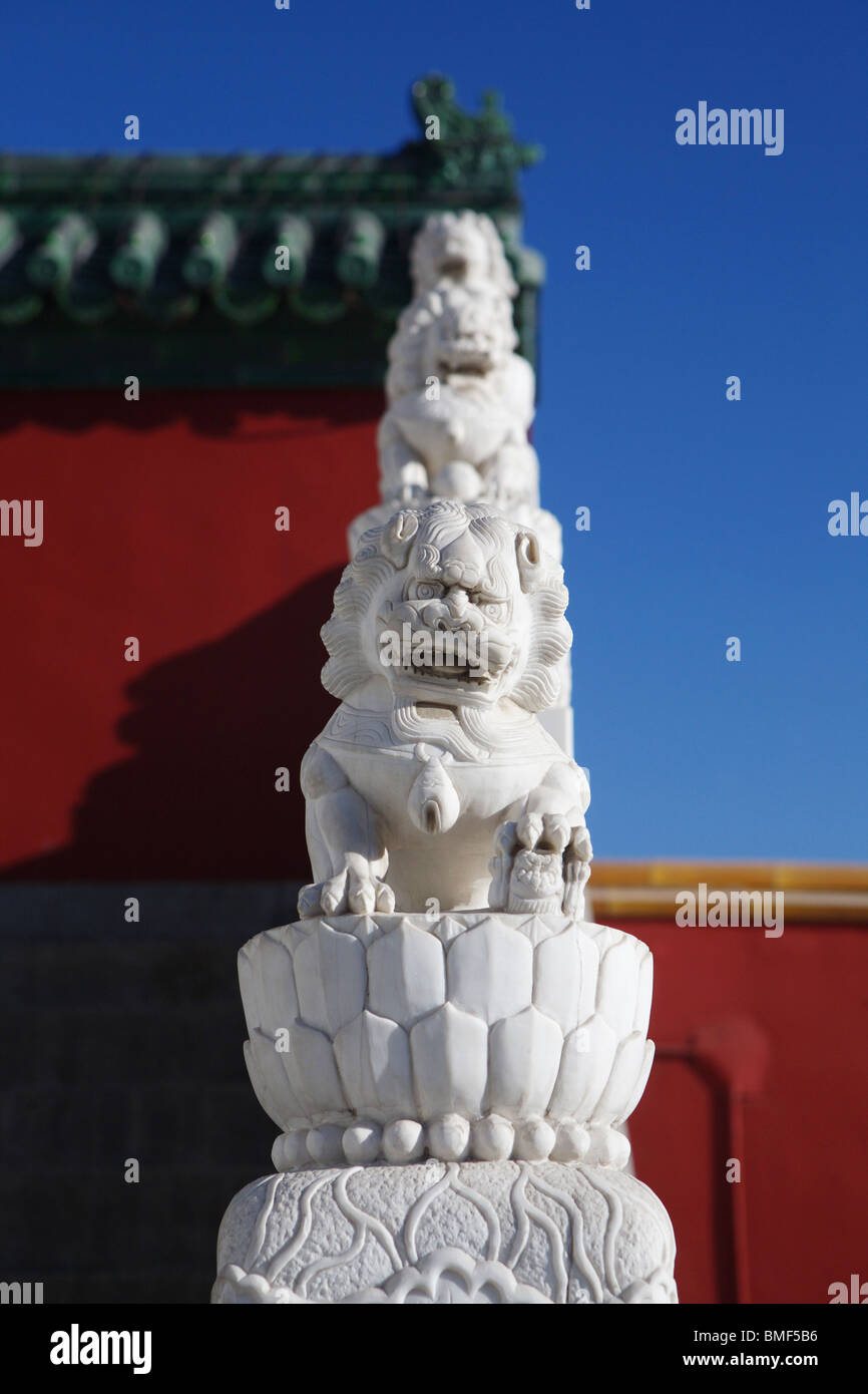 Close-up of stone lion carved on the railing, Badachu Park, Beijing ...