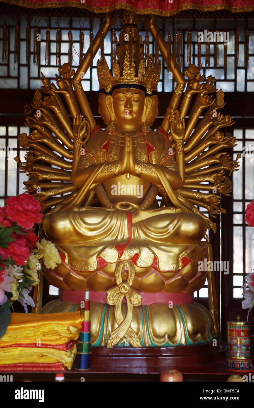 Gilded statue of Avalokitesvara, Temple Of Divine Light, Badachu Park ...