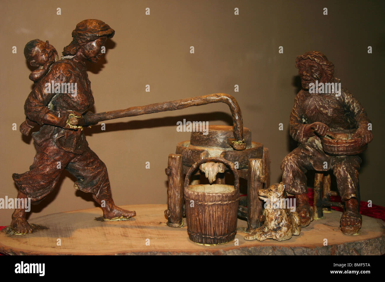 Clay figurines depicting the life of Hakka people, China Hakka Museum ...