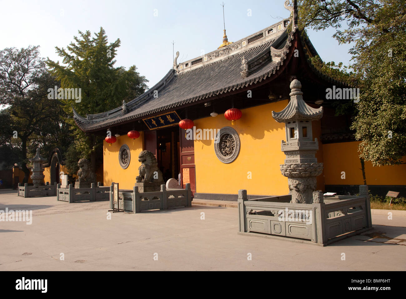 Longhua temple hi-res stock photography and images - Alamy